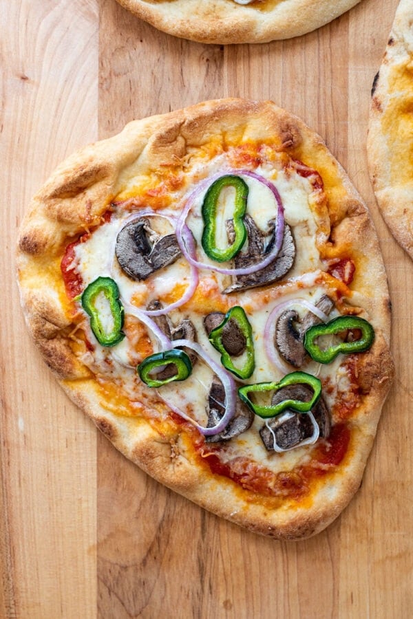 5 Easy Flatbread Pizza Recipes - Kitchen Swagger