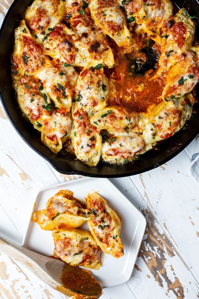 Sausage Stuffed Shells Recipe - Kitchen Swagger