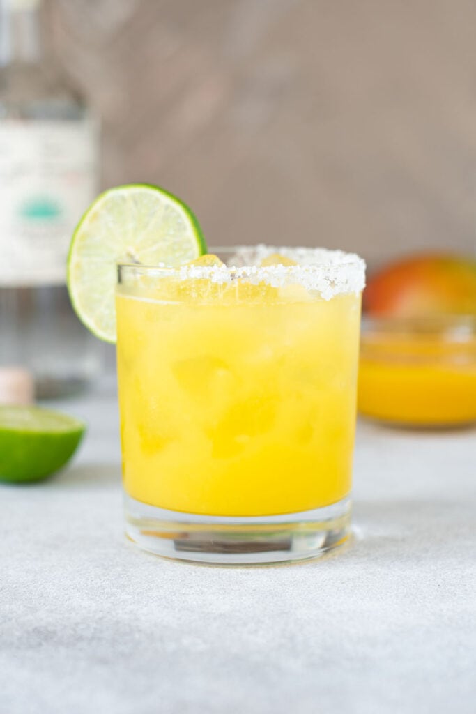 Mango Margarita Recipe - Kitchen Swagger