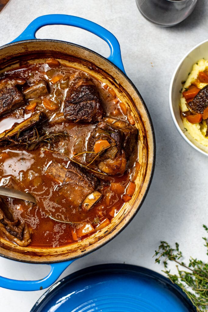 Red Wine-Braised Short Ribs Recipe - Kitchen Swagger