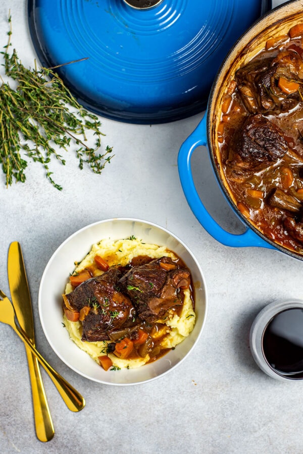 Red Wine-Braised Short Ribs Recipe - Kitchen Swagger