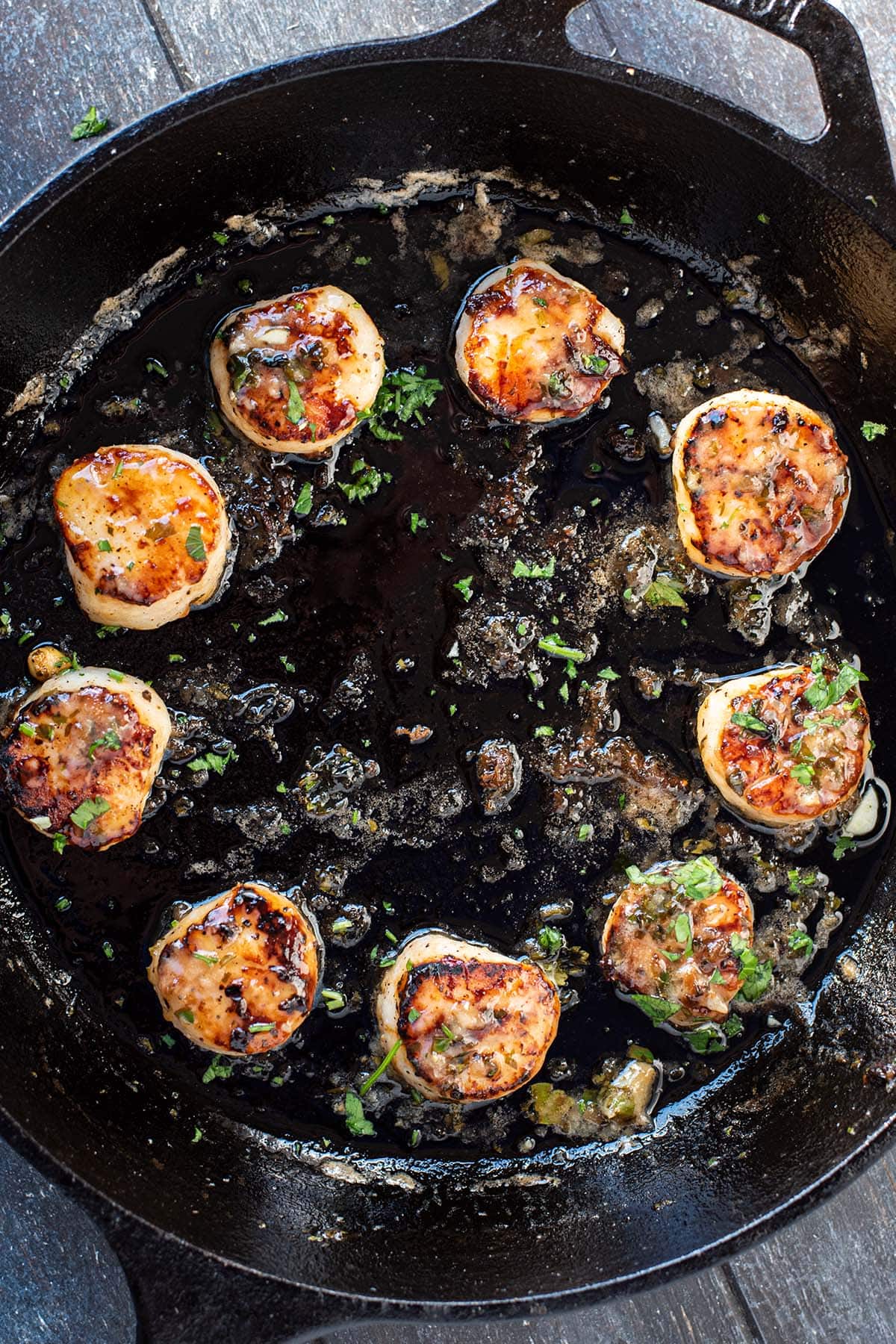 Pan-Seared Scallops with Lemon Butter Recipe - Kitchen Swagger