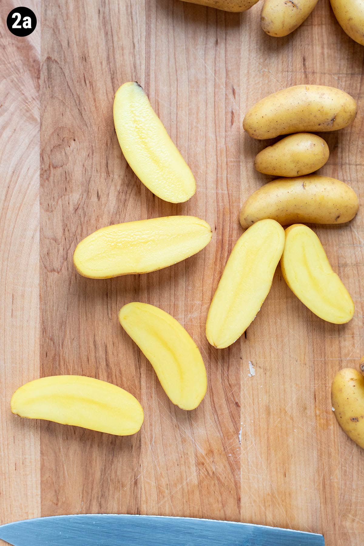 Roasted Fingerling Potatoes Recipe - Kitchen Swagger